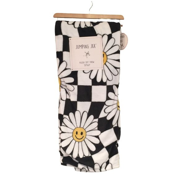 Jumping Jax | Bedding | Jumping Jax Smiley Face Daisy Black White ...